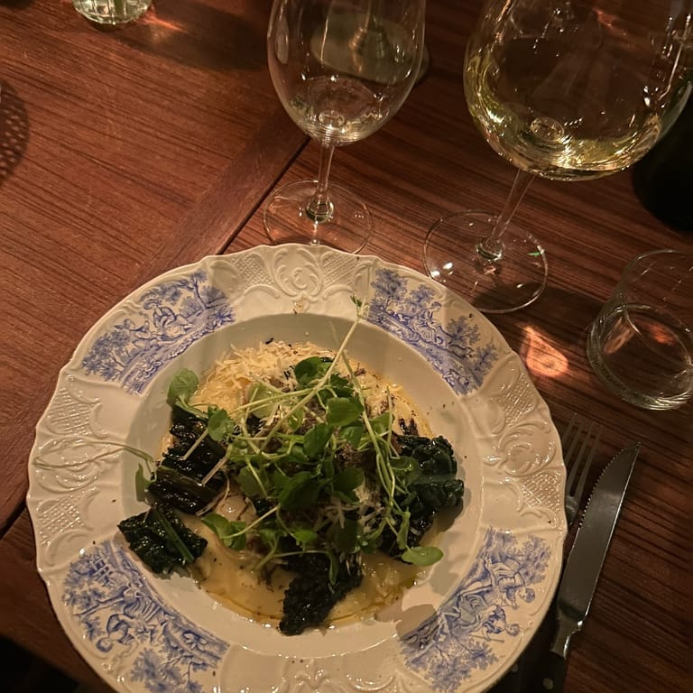 VINA Stockholm - Cozy Wine Bar & Tapas in Södermalm