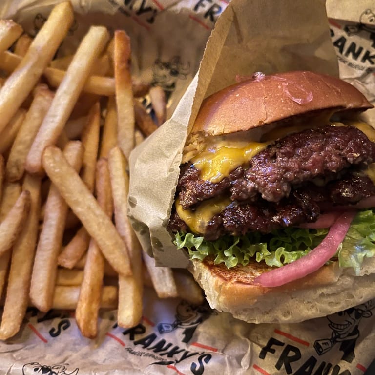 Franky's Burger: Cozy American Eatery in Stockholm