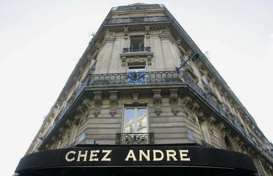 Chez André: Elegant Parisian Bistro on Rue Marbeuf