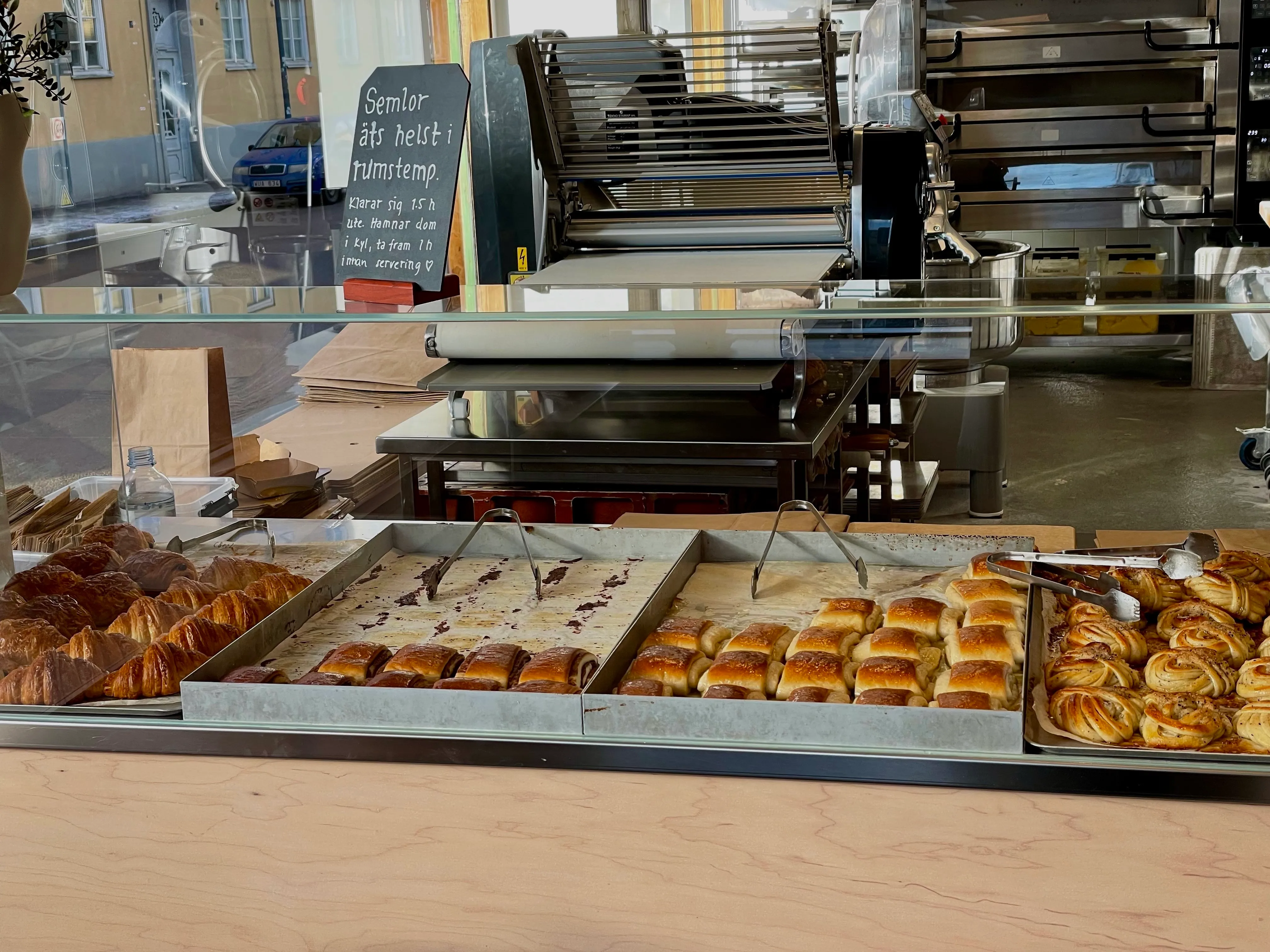 Käcks Bageri i Sundbyberg – Bästa Kanelbullar och Bröd